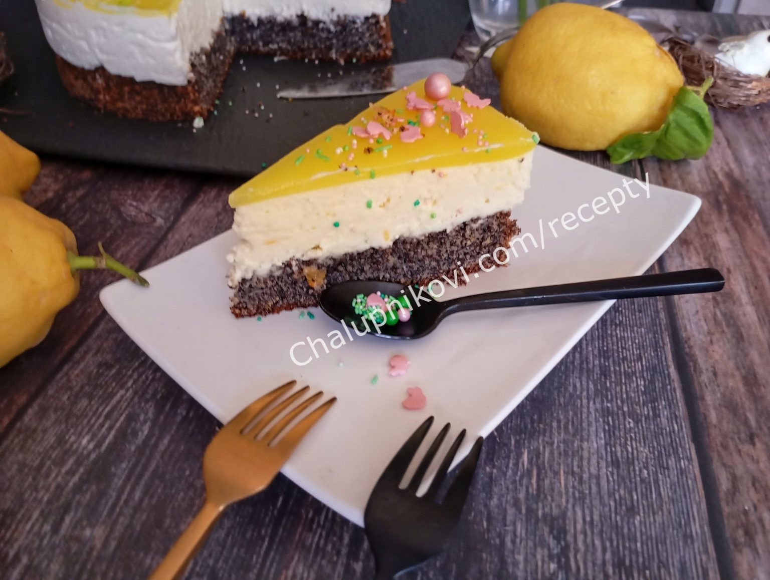 Svieža citrónová torta s makovo-mandľovým korpusom | Míniny recepty